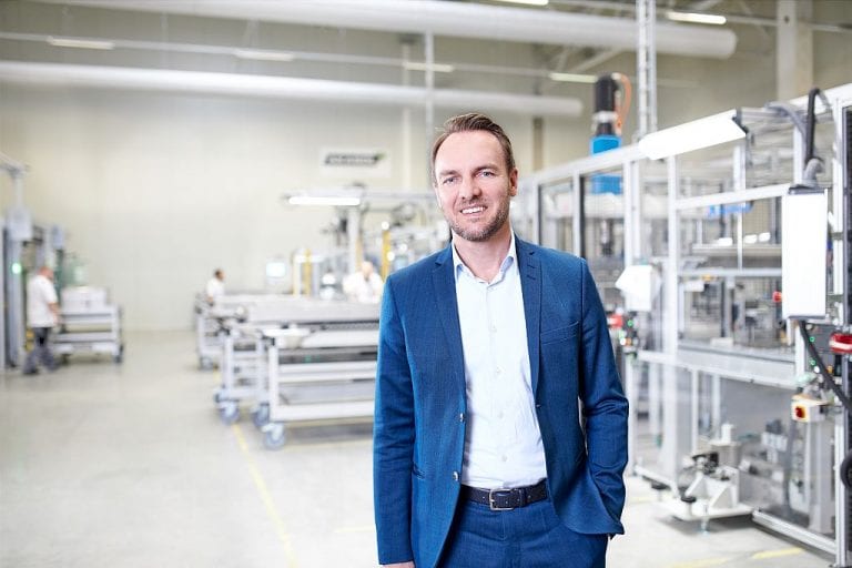 Akasol: BorgWarner für Batteriesysteme für Nutzfahrzeuge