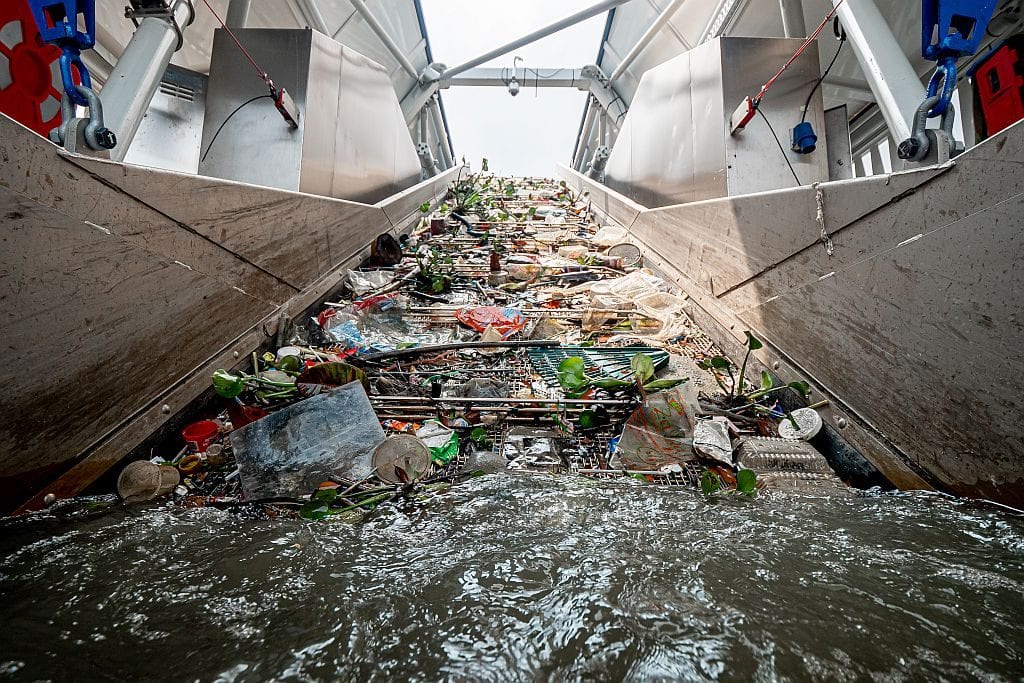 The Ocean Cleanup: Wie Boyan Slat Flüsse von Plastik befreien will